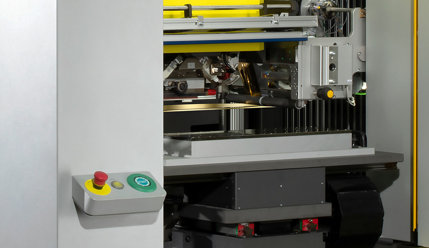 Plastic Decoration: Machines and Moulds| KURZ Plastic Decoration